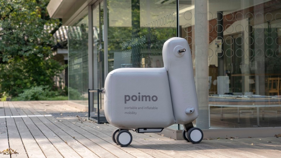 Poimo, the inflatable electric scooter that can be stored in a backpack - Domus